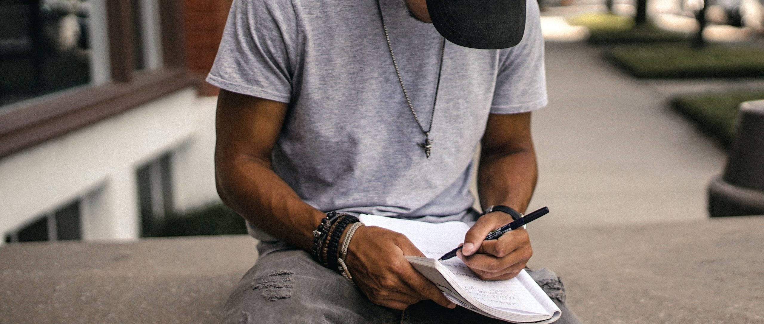 How To Become A Lifestyle Journalist: Tips From Lifestyle Reporters